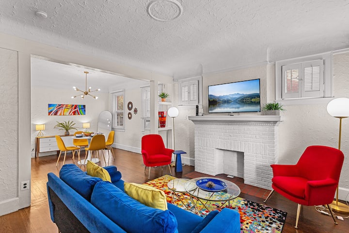 Gather Around The Mid-century Table At A Tranquil - Oak Park, MI