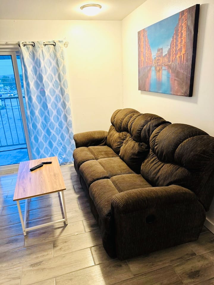 2 Bedrooms - Nature Theme "G" Entire Apartment - Huntsville, AL