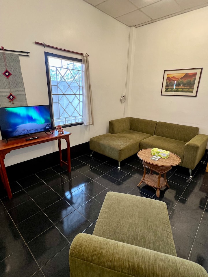 1 Bedroom Apartment In Expat Area With 2 Bicycles - Laos