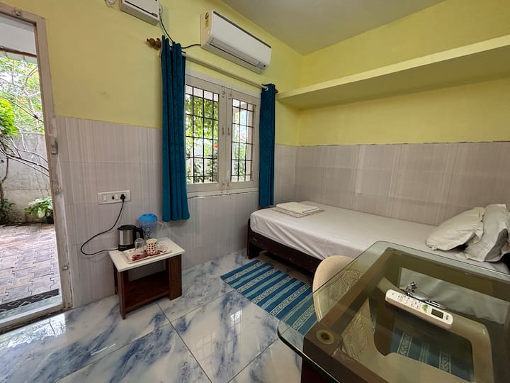 Independent Room Amidst Greenery In Sholinganallur - Chennai