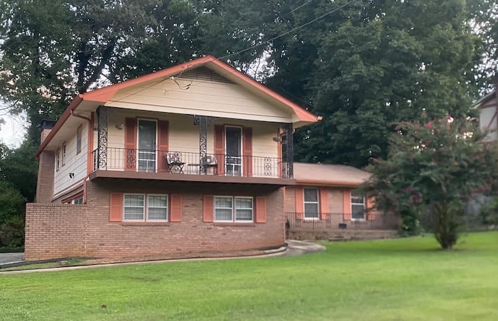 Peaceful 4br Haven In Stn. Mtn. | Large Gameroom - Decatur, GA