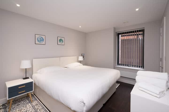 Spacious Self-contained City Apartment - Sheffield