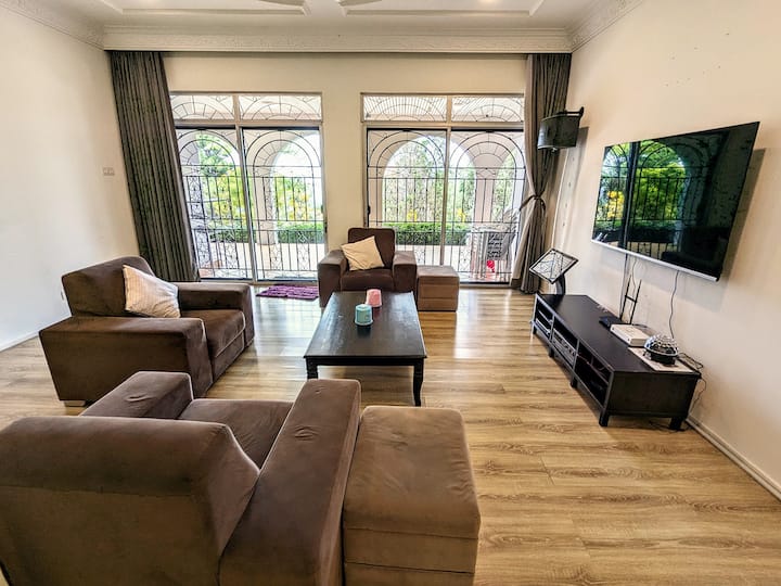 20pax Hill Top Villa (Lg Floor), Genting Highland - Genting Highlands