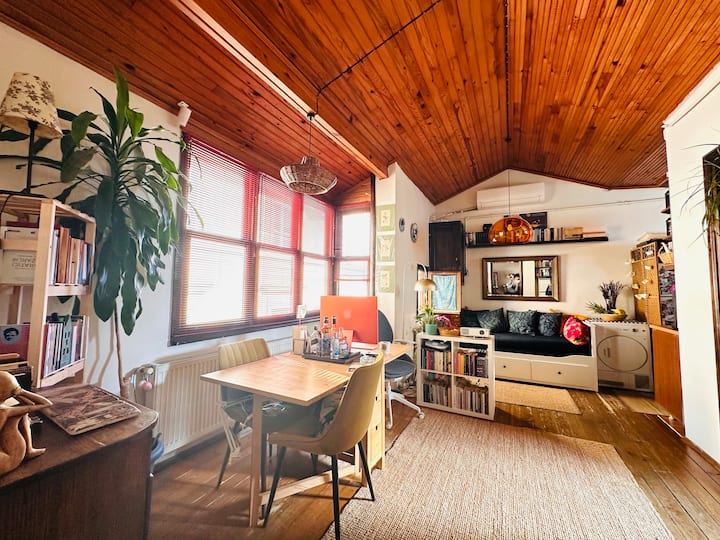 Cosy & Wooden Loft House (Fully Equipped) - Istanbul