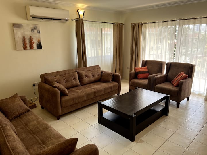 Spacious 3br Apartment 5 Minutes From Airport - Accra