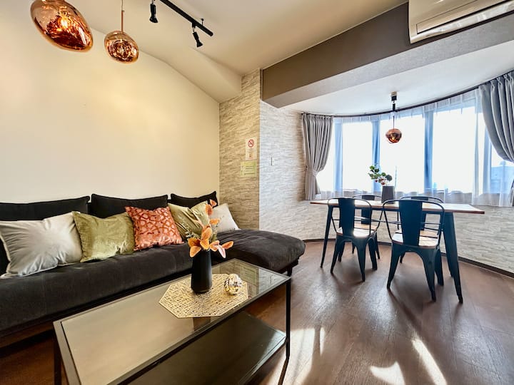 3 Min Walk Sta./1 Min To Namba. Train/120㎡ Private - Osaka, Japan