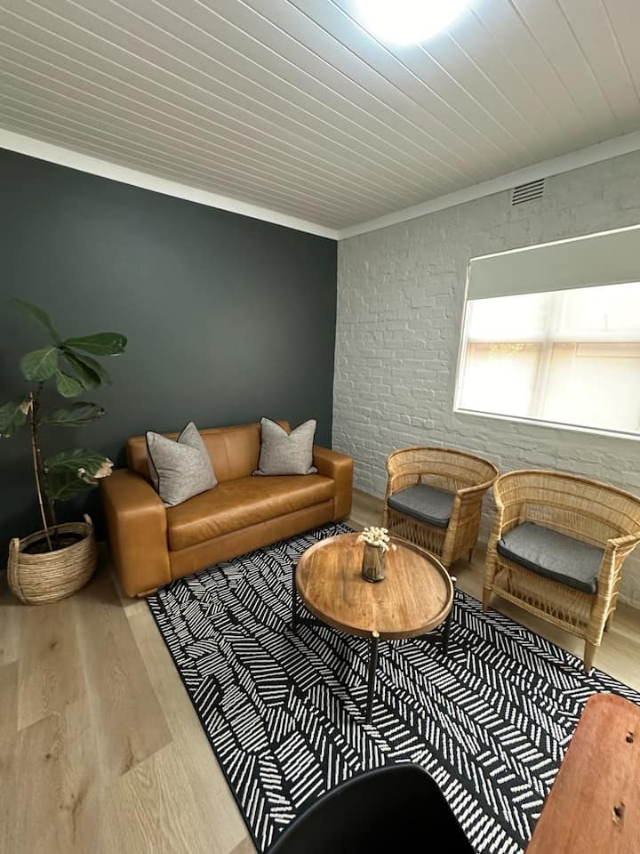 Paarl Self-catering Cottage - Central Paarl - Paarl