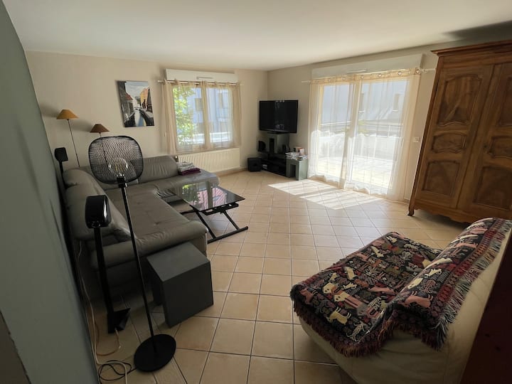 Rated 4****, 2 Bedrooms, Parking & Terrace 35m2, Old Town Entrance - Annecy