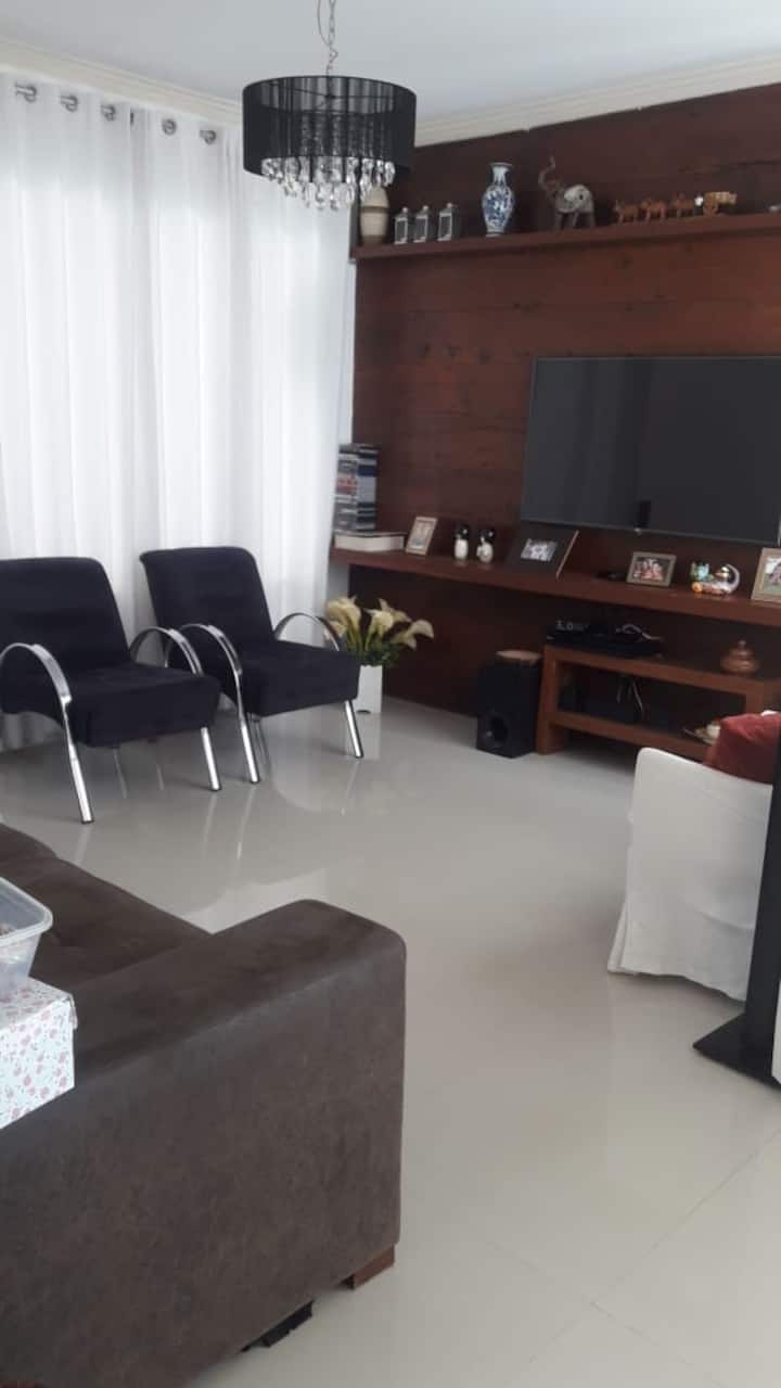 Casa Claudia C/ar Nos Quartos E Garagem P/ 2 Carro - Capitólio