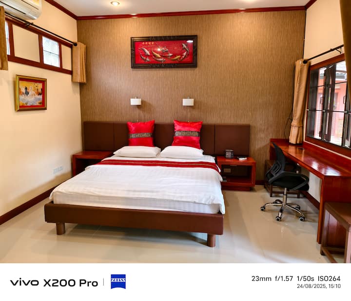 R/3. Itsaris Guest House, Own Bathroom + Kitchen - Doi Saket District