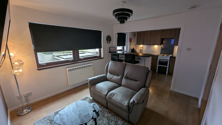 Beach Area, Entire One Bed Flat. Private Parking. - Aberdeen
