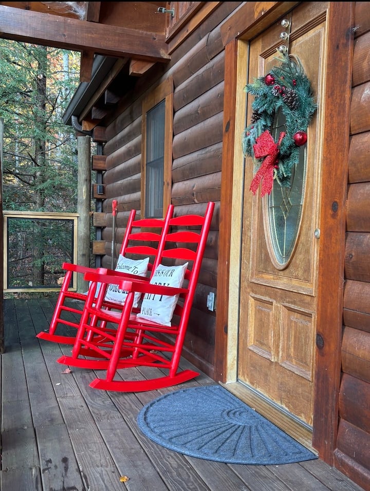Secluded Smoky Cabin | Hot Tub | 10 Min Gatlinburg - Gatlinburg, TN