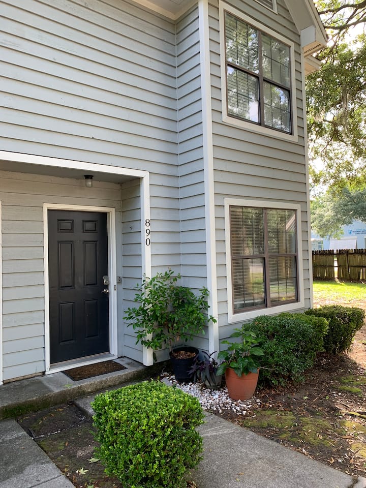 Charming Townhouse Beach History St250233-24012059 - Mount Pleasant, SC