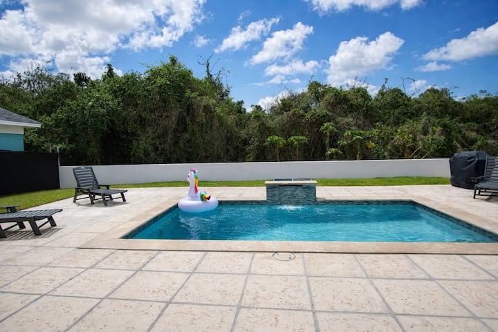 Gated, Serene 2br Townhome | Pool | Jetted Tub - The Bahamas