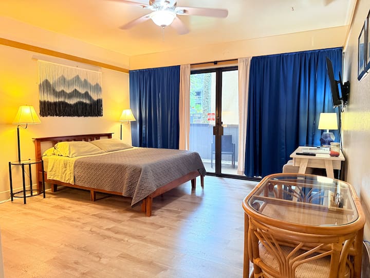 Comfortable Pool Side Studio - Hilo, HI