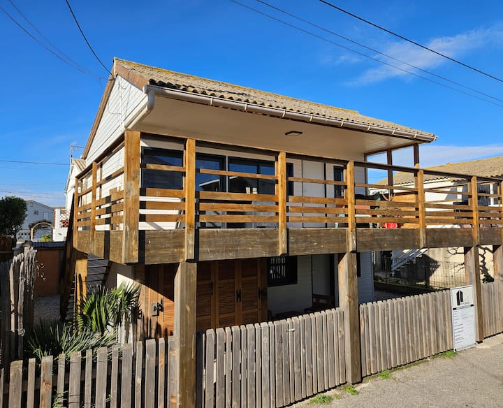 Chalet Typique Avec Grande Terrasse + Jardin Clos - Gruissan