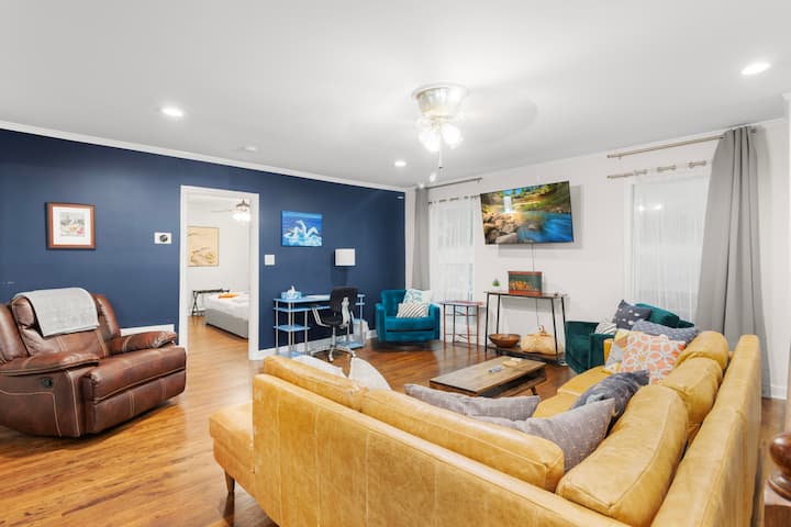 Spacious Open Floor Plan. Events Allowed. 5 Beds - Fayetteville, NC