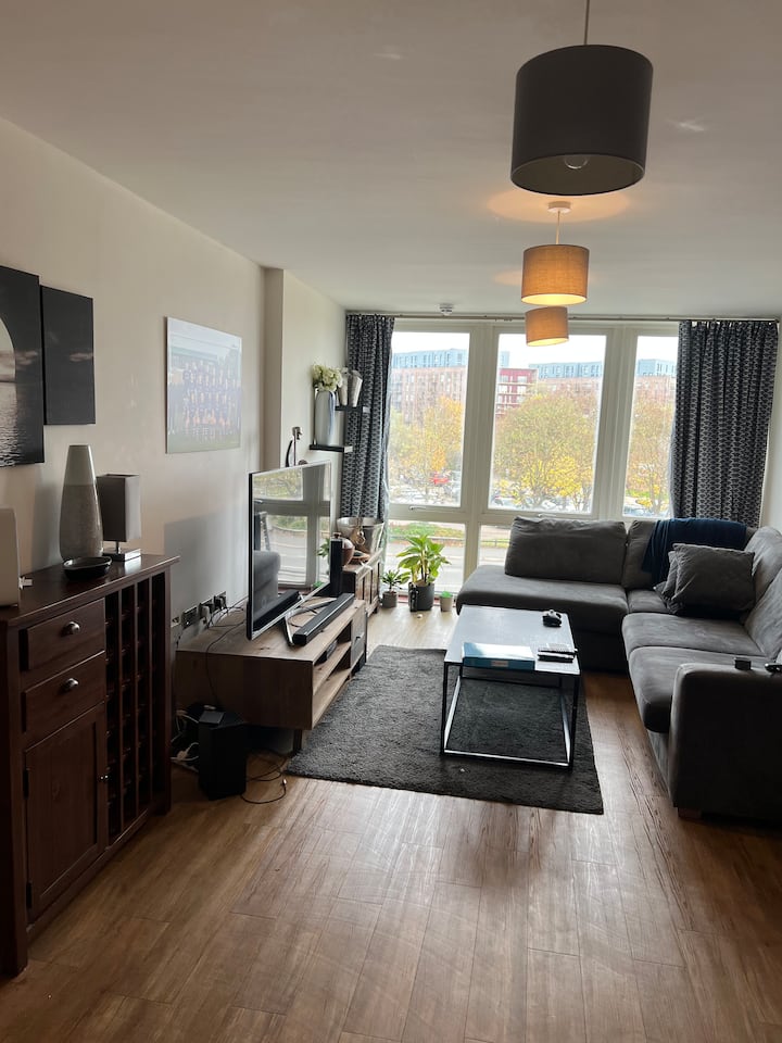 Central Chelmsford With Parking & Workspace - Chelmsford