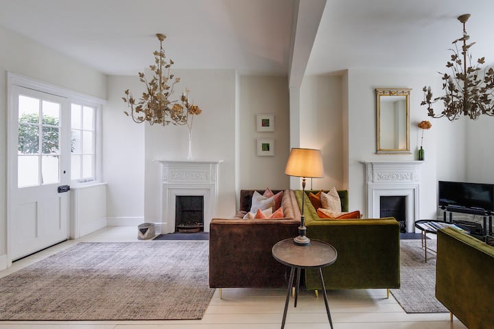 Beautiful Period House, Cirencester, Parking - Cirencester