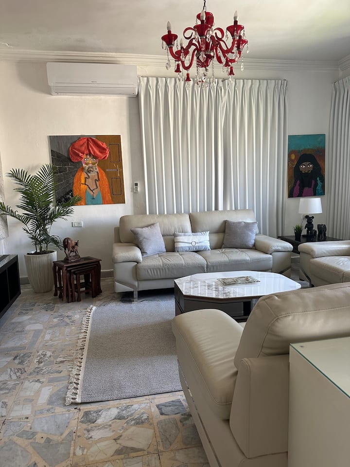 Panoramic City View, Spacious, Near Boulevard - Amman
