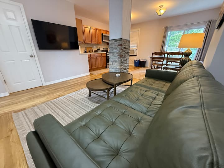 Private House In Flushing Overlooking Nature Park - New York City