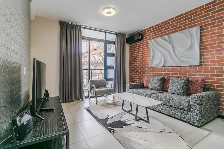 Stylish Rosebank Vantage Family - Johannesburg