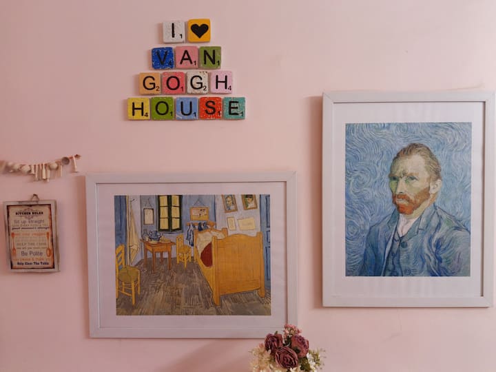 The Van Gogh House In Delhi - New Delhi