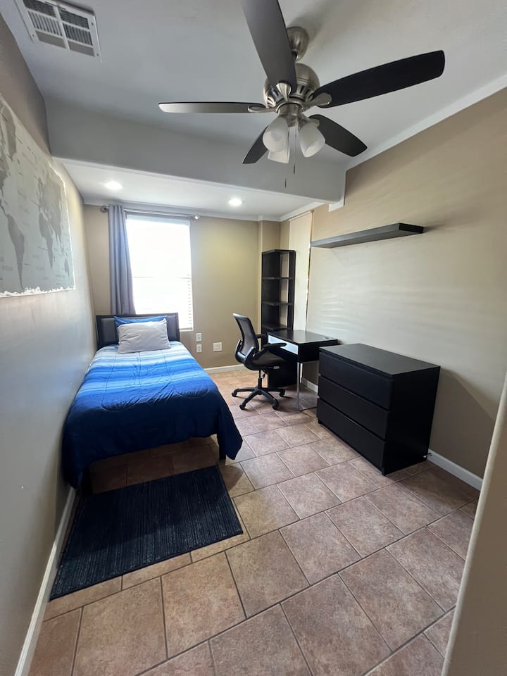 Mill Ave Room #3 - Tempe, AZ