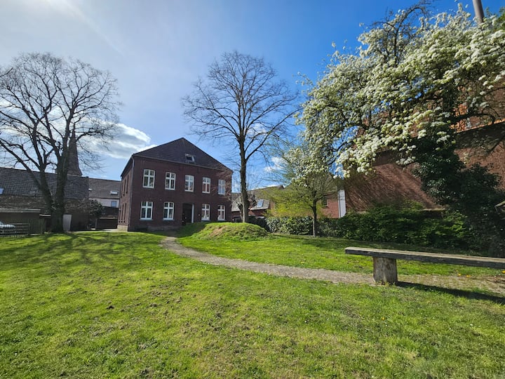 Holiday Apartment "Maria" With Charm And Space - Kevelaer