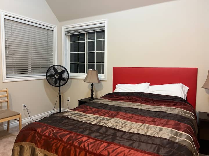 Bellevue Private Room #1 Prime Location - Kirkland, WA