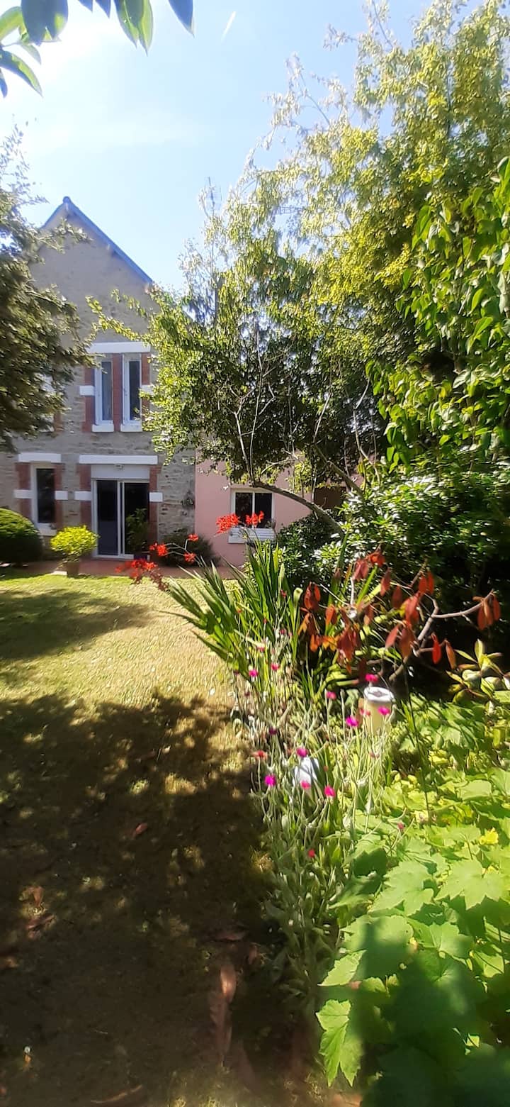 Maison De Ville Avec Jardin Proche De La Mer ! - Saint-Brieuc