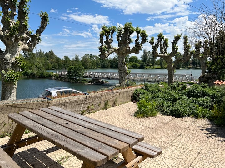 Maison Au Bord Du Plan D'eau De St Pierre De Boeuf - Anjou