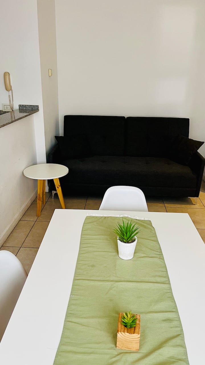 Tu Lugar En Mendoza: Cómodo , Y Bien Ubicado - Mendoza