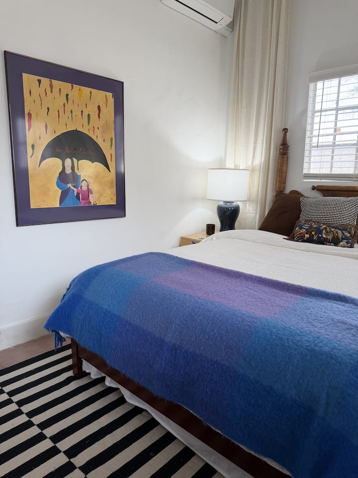 Wildcats Casita
 2 Bedroom 1 Bath (1 King 1 Queen) - Tucson, AZ