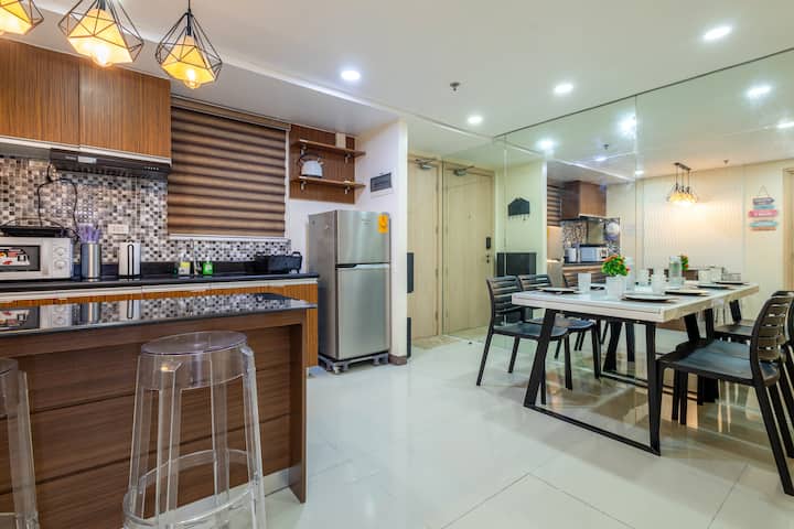Complete + Beautiful 1br 58 Sqm W/ Balcony + View - Manille