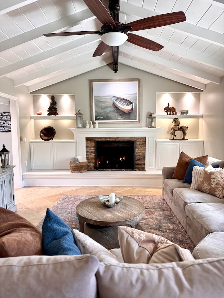 Summer Specials! Home W/pool, Jacuzzi & Cleaning - Newport Beach, CA
