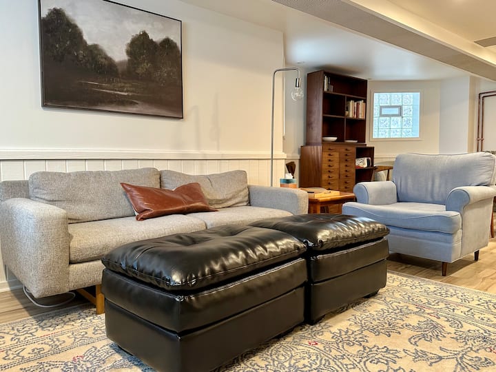 Addison Garden Apartment - Roscoe Village - Chicago