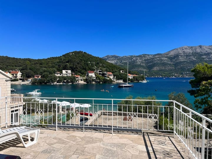 Beachfront Apartment No.2 - Curzola