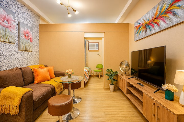 Homey 1br Suite|55”smart Tv|karaoke|boardgames - Quezon City