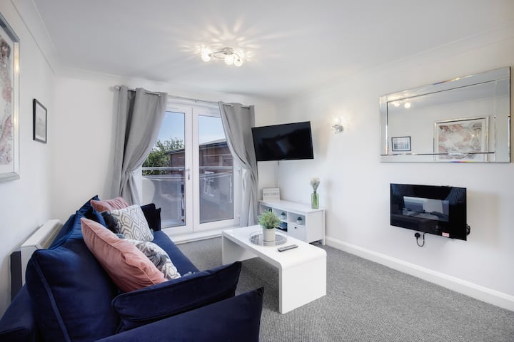 Hillcrest - 2 Bedroom Apt With Parking - Blackpool - Blackpool