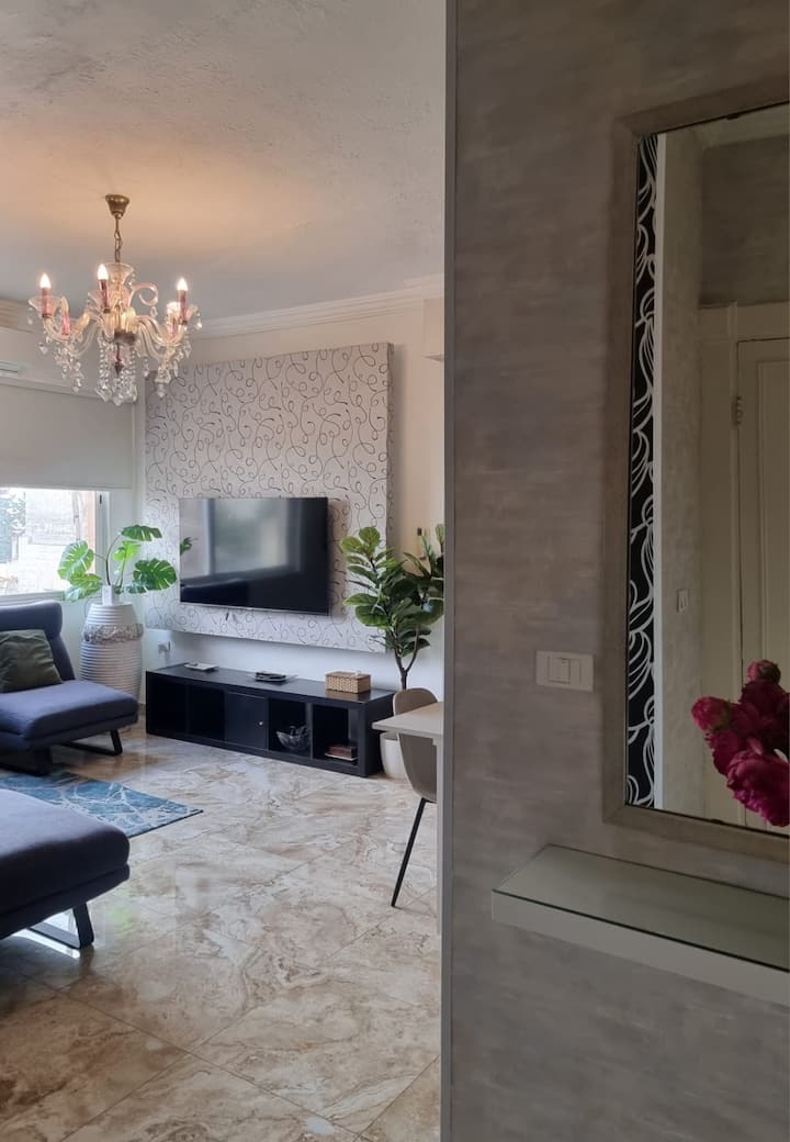 Al Weibdeh/rare City Sky Line View, Near Boulevard - Jordan