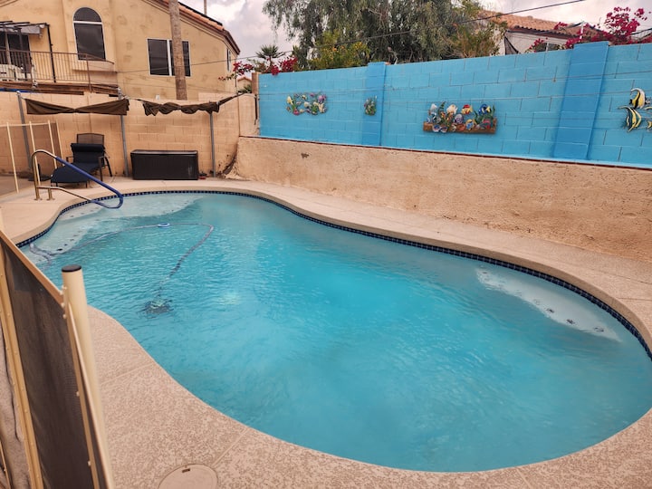 Summer Paradise With Pool! Walk To The Lake. - Goodyear, AZ