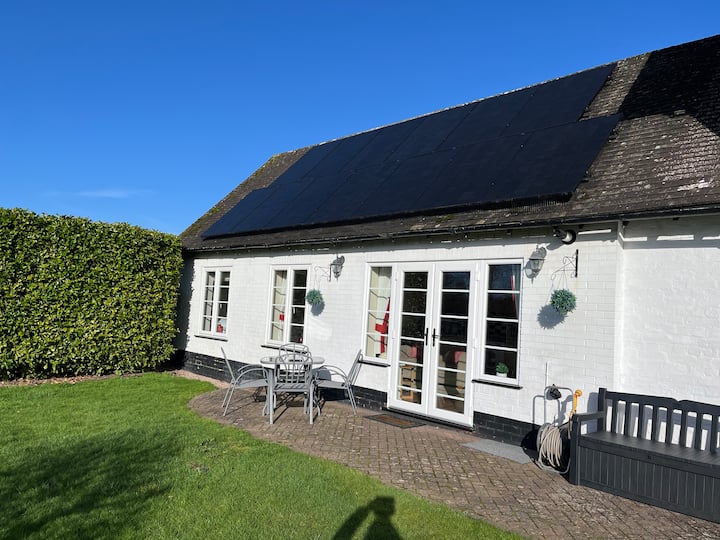 The Burrow At Sunnyhill House, Wychbold : - Worcestershire