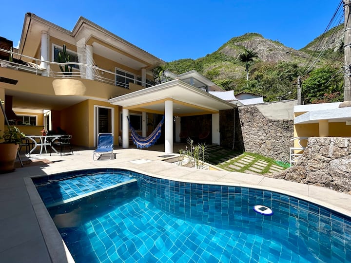 House In Itacoatiara Beach, Exclusive Area - Niterói