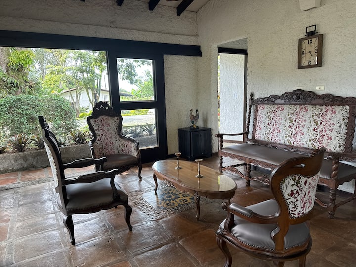 Confortable Cabaña Colonial Con Jacuzzi - Tolima