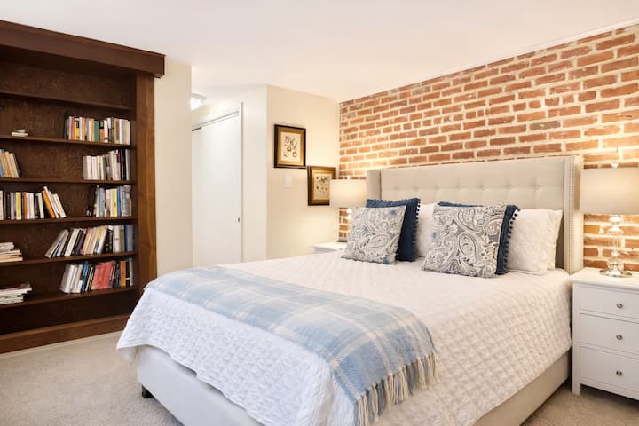 Capitol Comfort: Food, Fun & Free Pkg - Washington