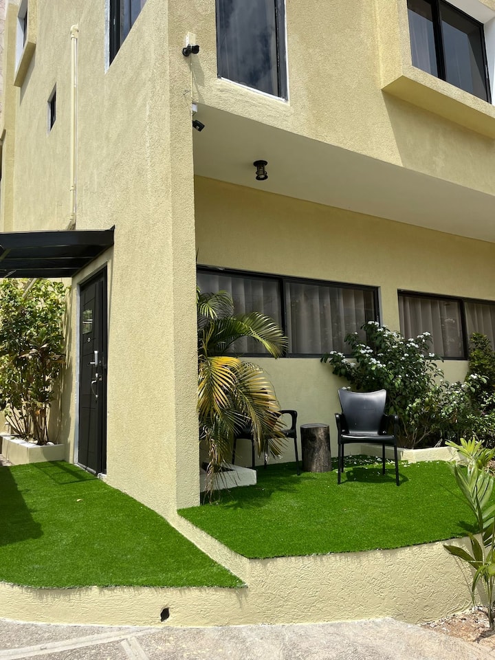 Akwaaba Gardenview Apt - Kingston
