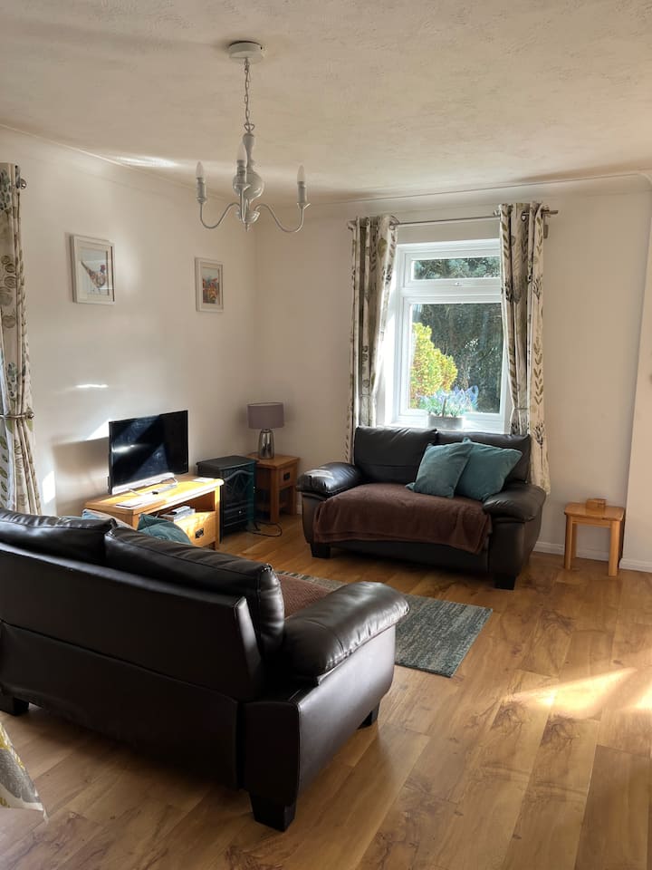 Woodhouse Holiday Cottages, Oak Cottage - Steyning