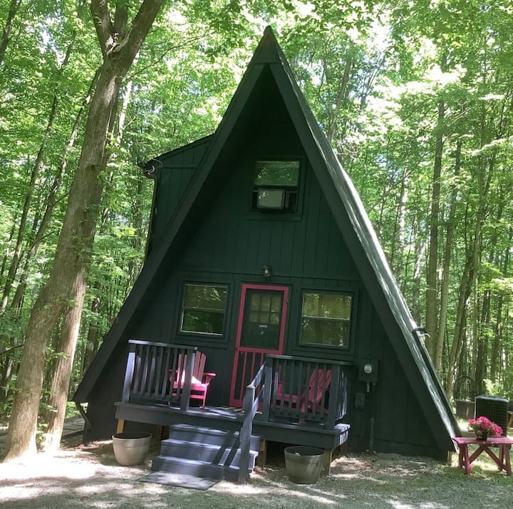 Cozy Modern Private Cabin W/ Hot Tub In Coolfont. - Great Cacapon, WV