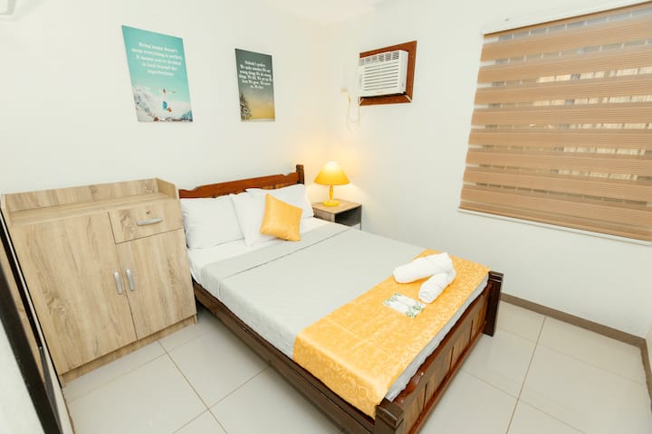 Roncales Travellers Inn• 1 Bed W/ Kitchen, Ac,wifi - Indang
